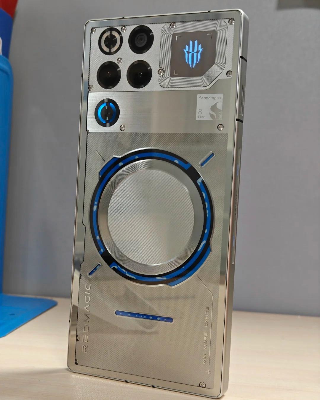 How should you choose a gaming phone in 2025? REDMAGIC 11 Pro+ hands-on ...